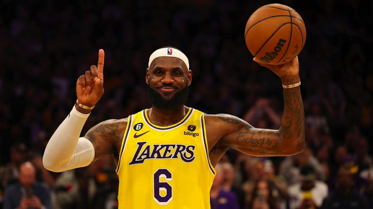 LeBron James Now NBA's All-Time Leading Scorer After Lakers Loss To ...