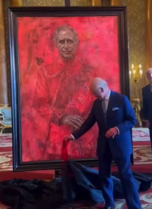 Video & Photo: King Charles Shocked At Official Portrait. Looks Like ...