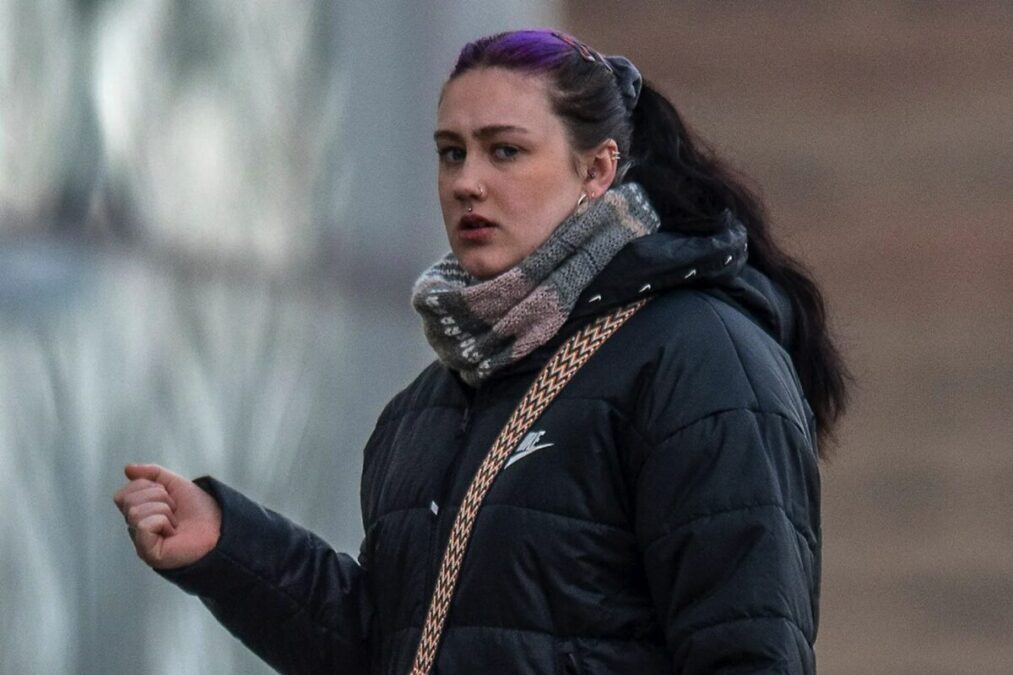 Here's The Video Of 'Hawk Tuah' Girl & What It Means. Girl Identified ...